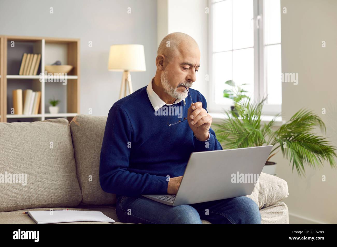 Old man computer learning hi-res stock photography and images - Alamy