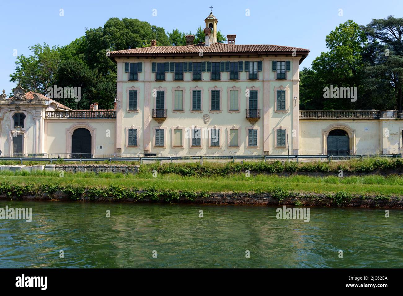 Historic buildings along the Naviglio Grande at Cassinetta di Lugagnano ...