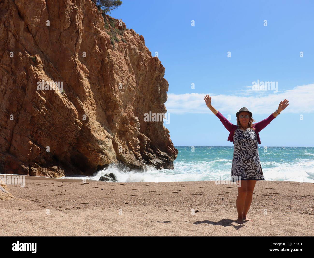 Woman from behind alone hat hi-res stock photography and images - Alamy