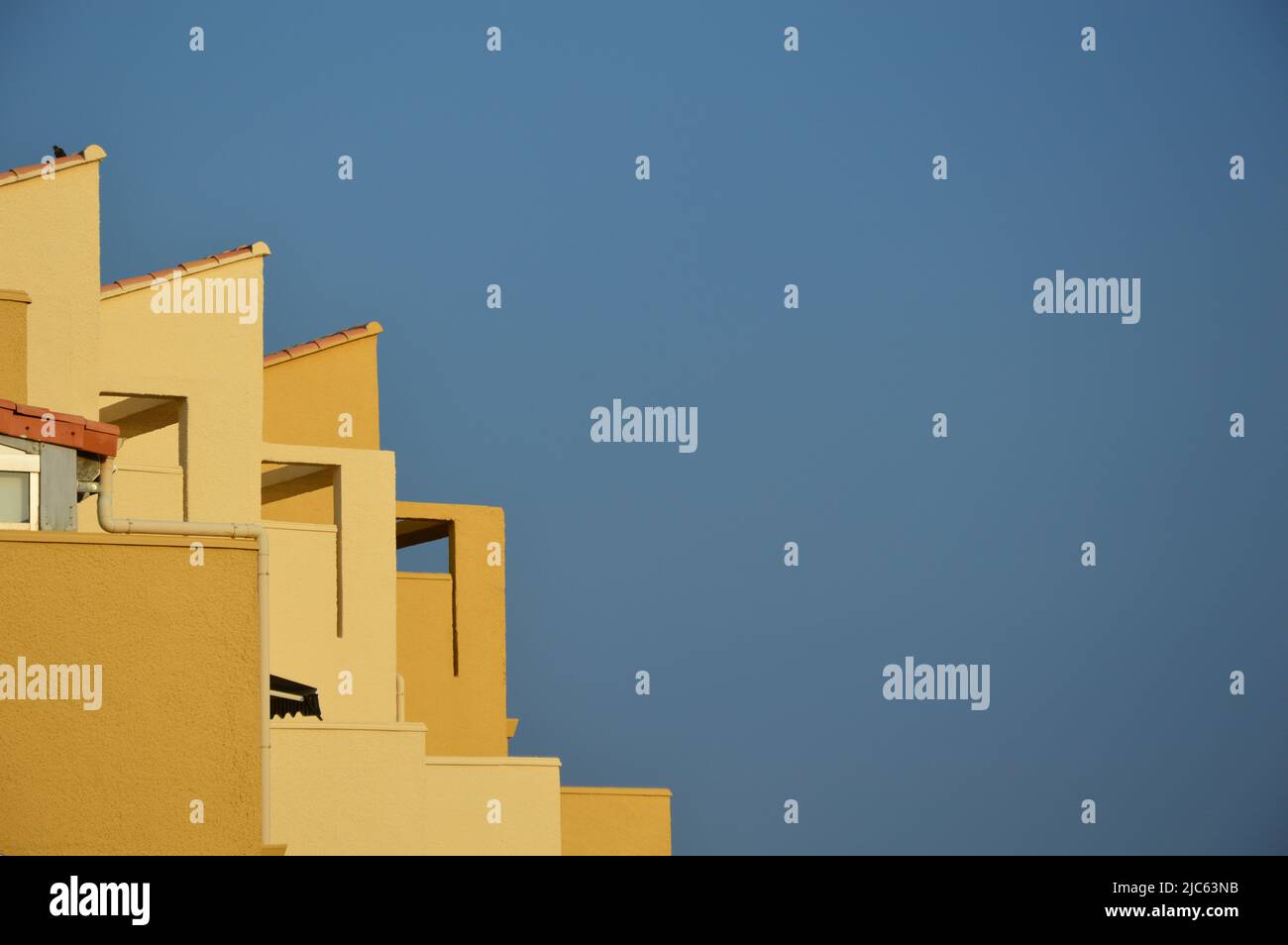 Roofs sunny hi-res stock photography and images - Alamy