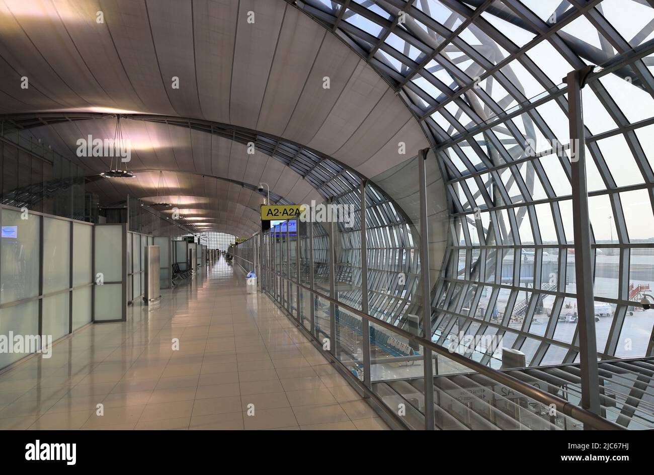 Corridor or walkway to departure gate at Suvarnabhumi Airport Stock ...