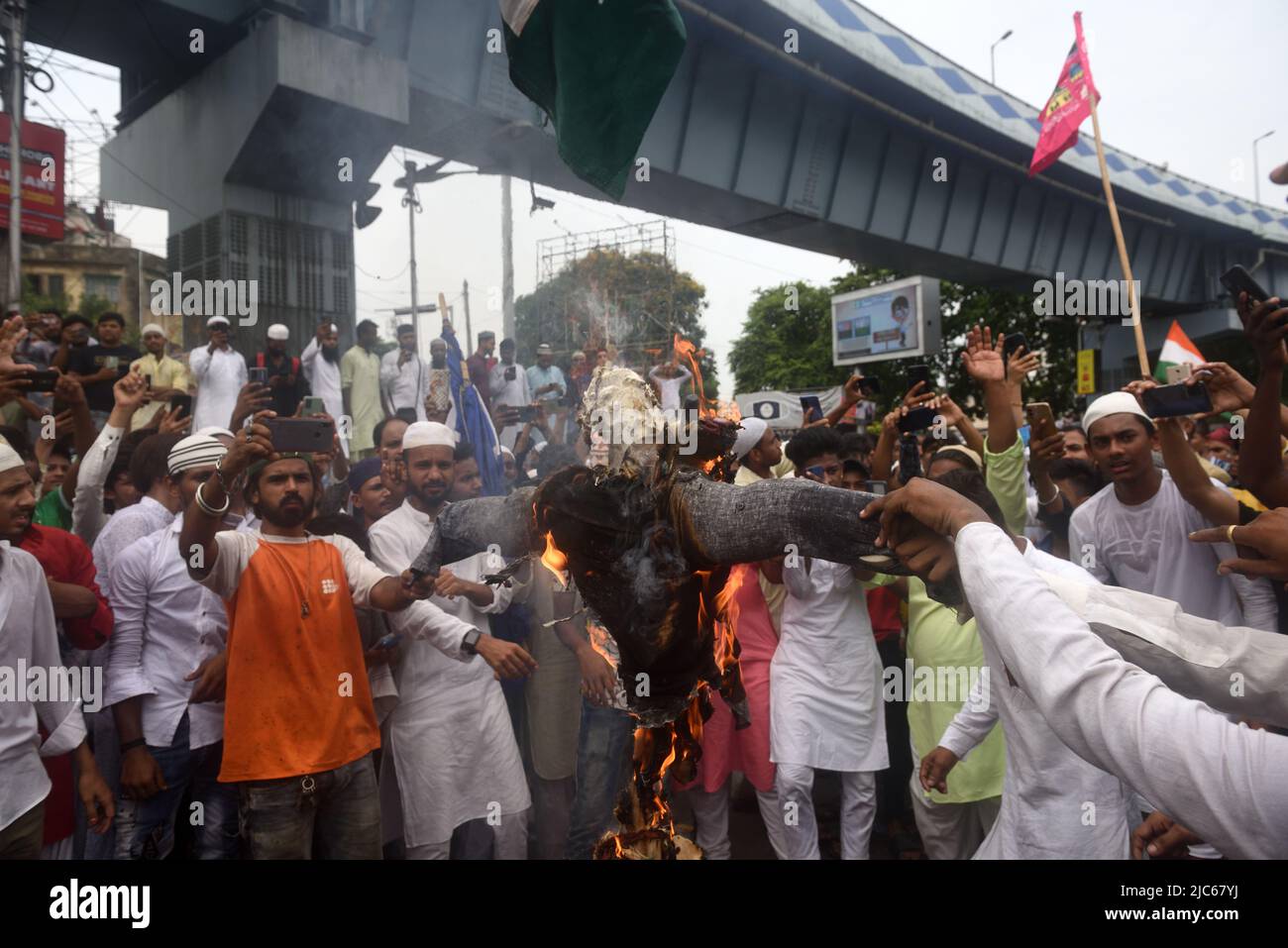 Kolkata, West Bengal, India. 10th June, 2022. A massive protest erupted ...
