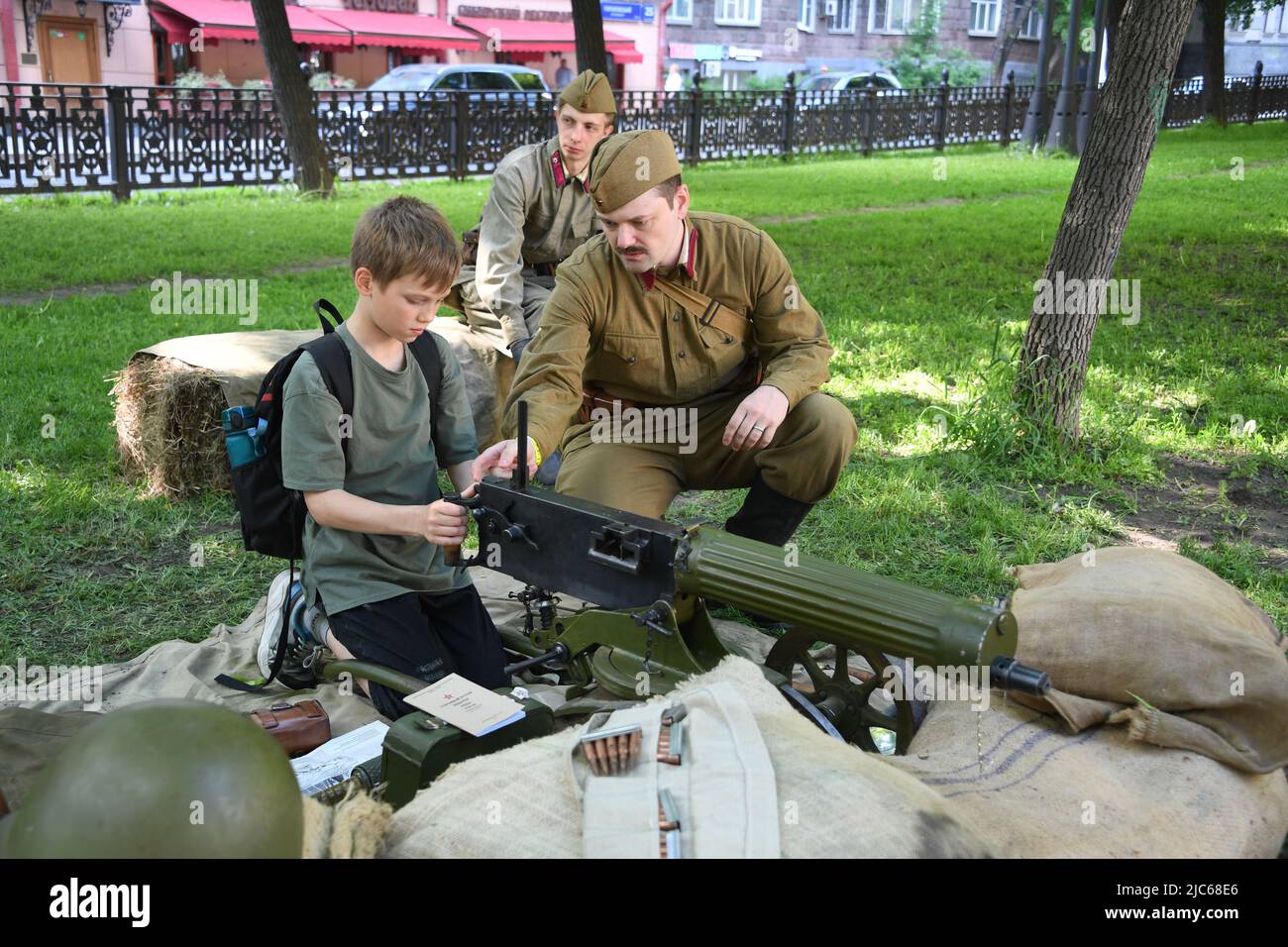 Moscow gun second hi-res stock photography and images - Alamy