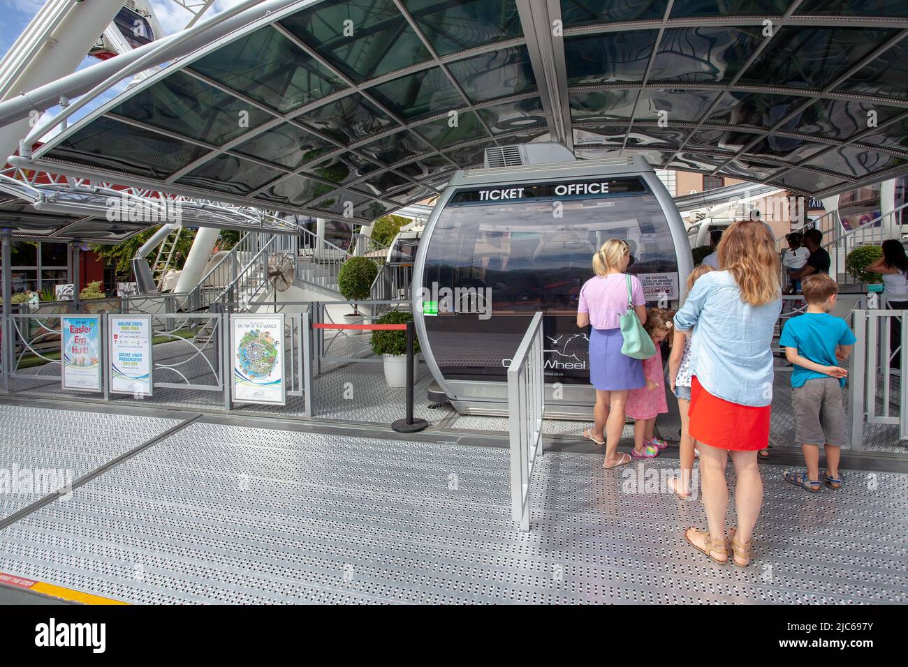 Working waterfront atmosphere hi-res stock photography and images - Alamy