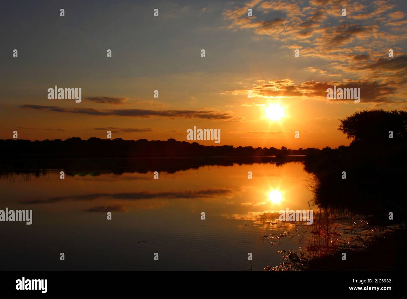 Sonnenuntergang Sabie River/ Sundown Sabie River Stock Photo - Alamy