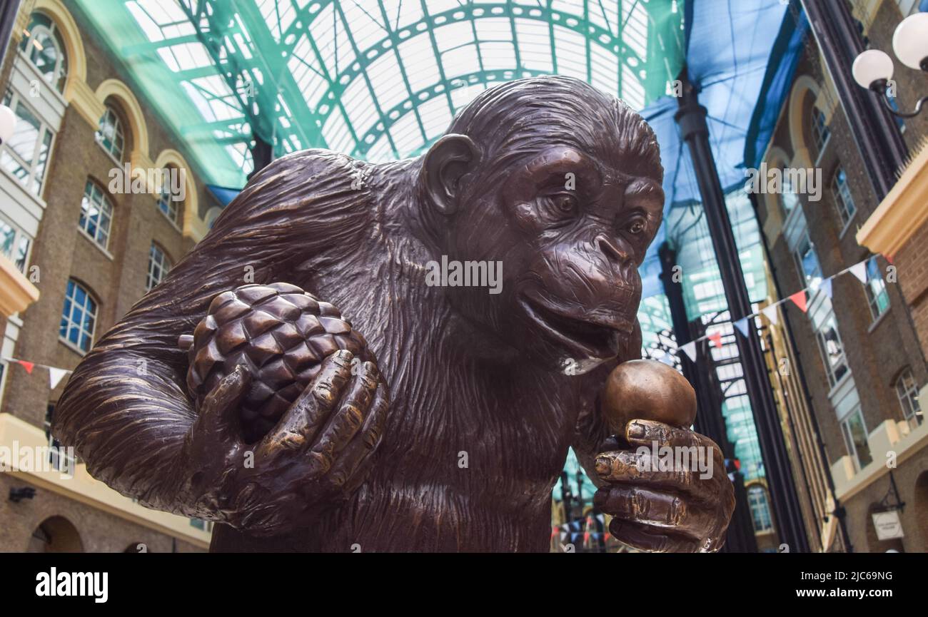 London, UK. 10th June 2022. A chimp sculpture outside Hay's Galleria ...