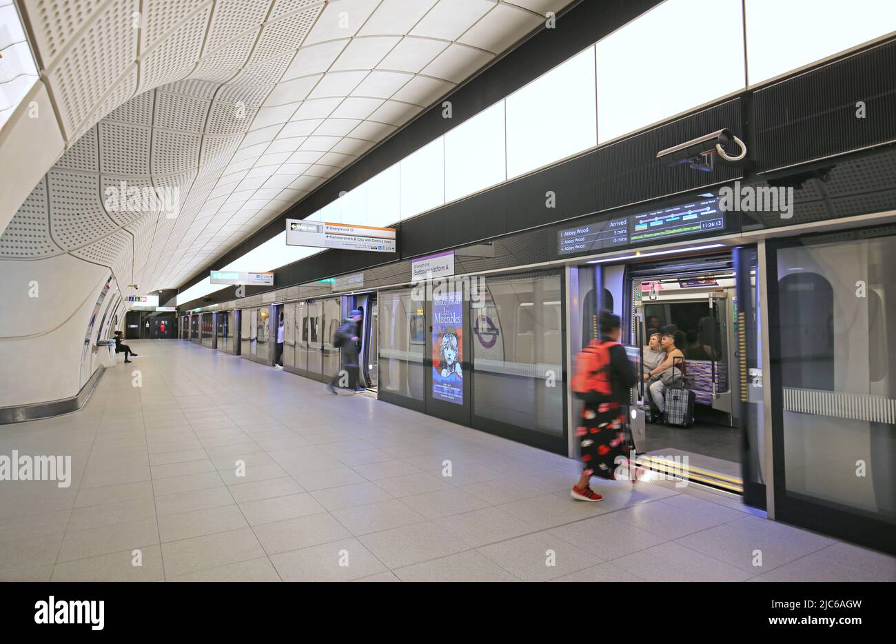 Uk tfl platform project hi-res stock photography and images - Alamy