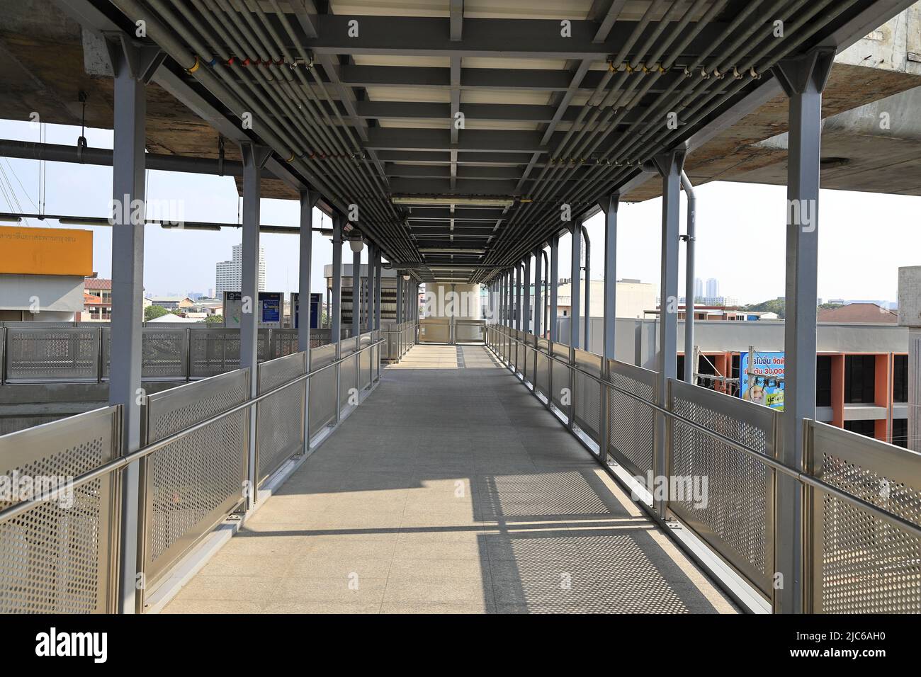 Pathway disabled access hi-res stock photography and images - Alamy