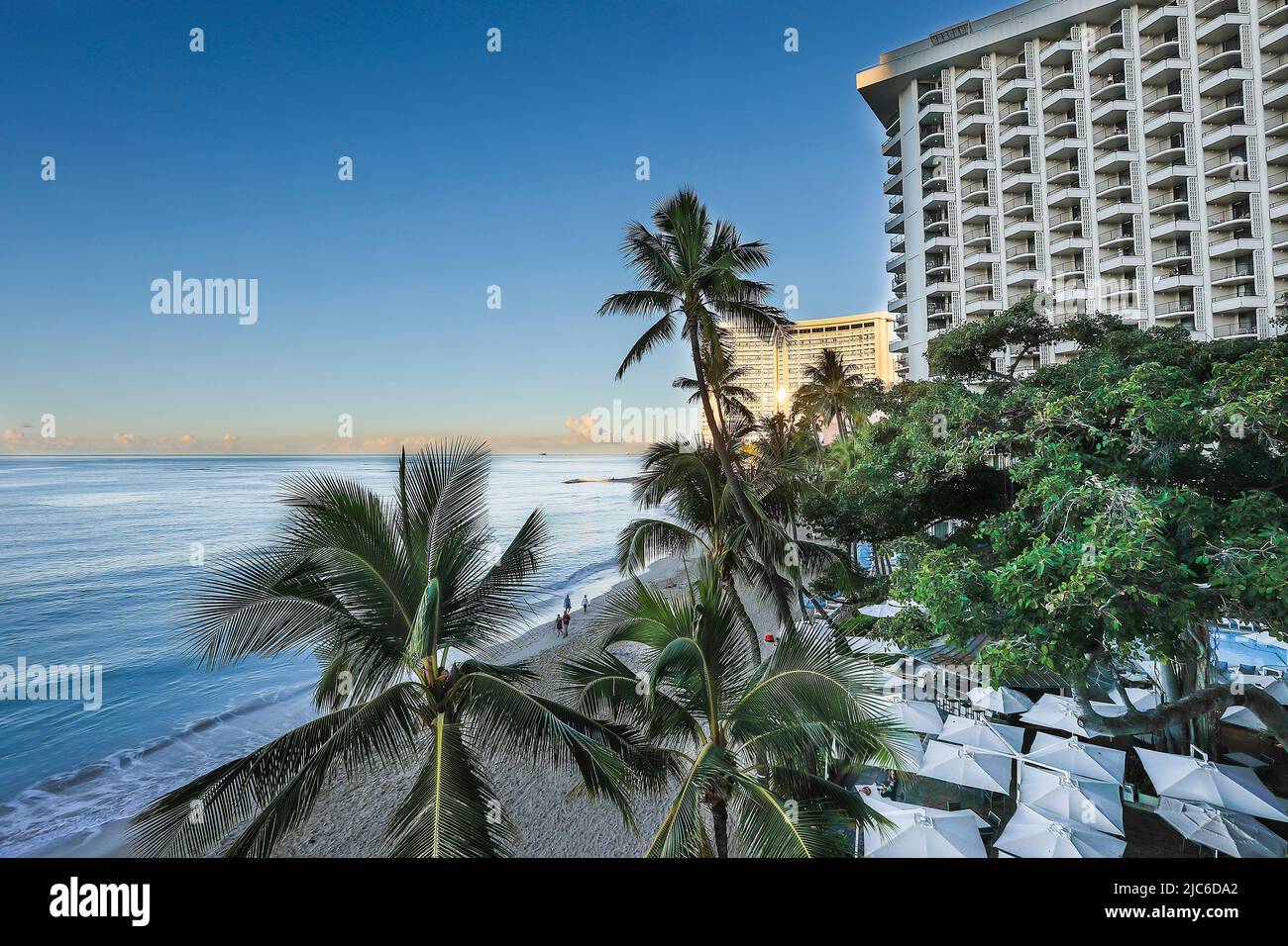 Waikiki beach sunrise honolulu oahu hi-res stock photography and images ...