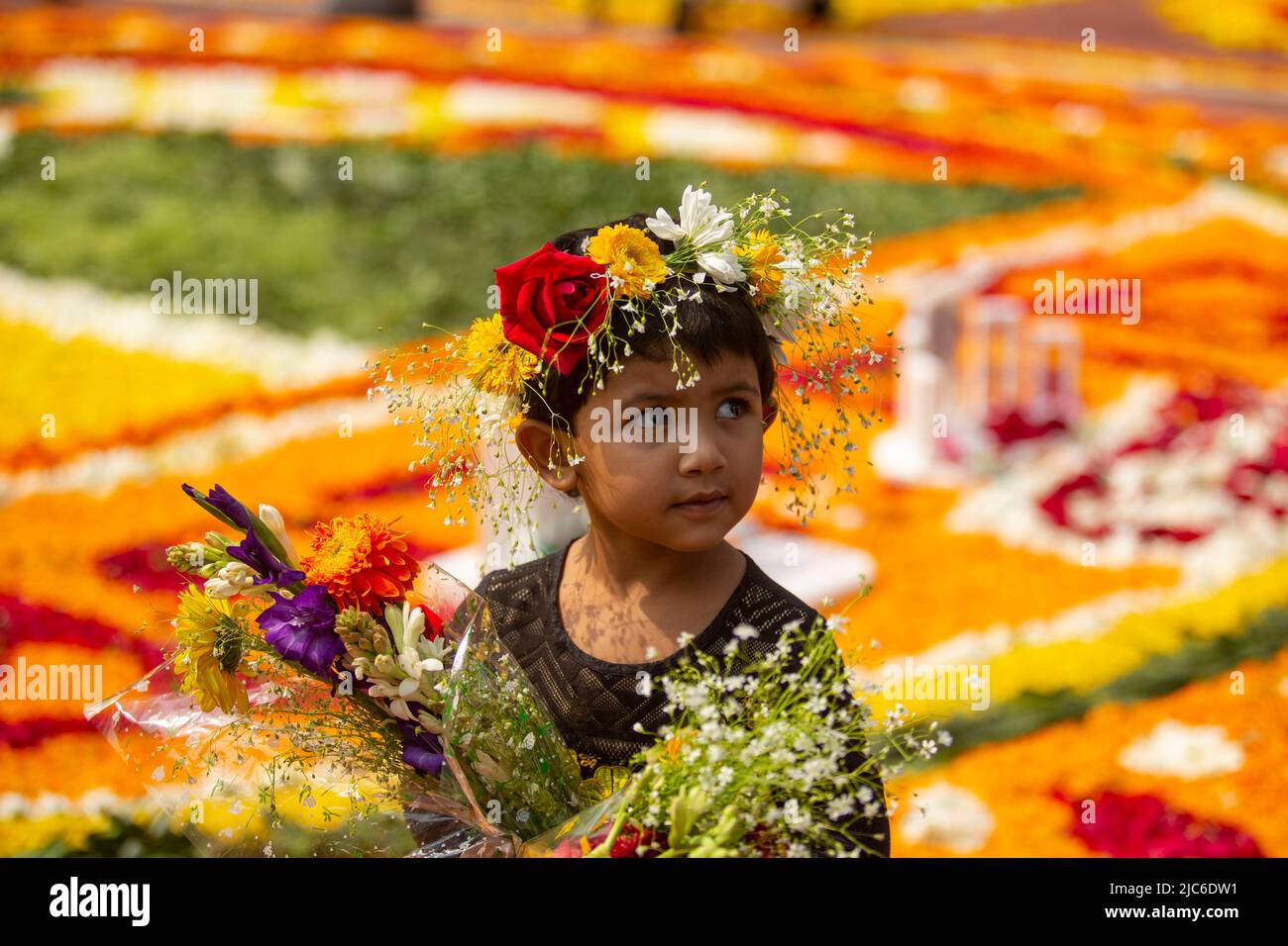 A girl child came to pay homage to the martyrs of Language Movement in ...