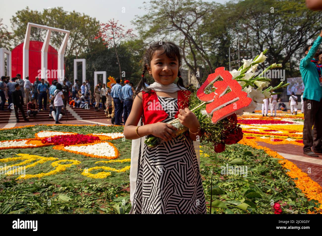 A girl child came to pay homage to the martyrs of Language Movement in ...