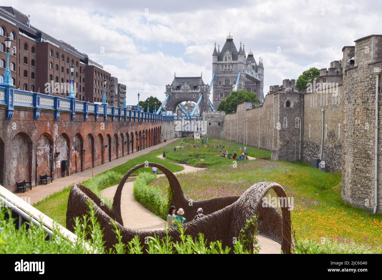 City moat planted with plants hi-res stock photography and images - Alamy