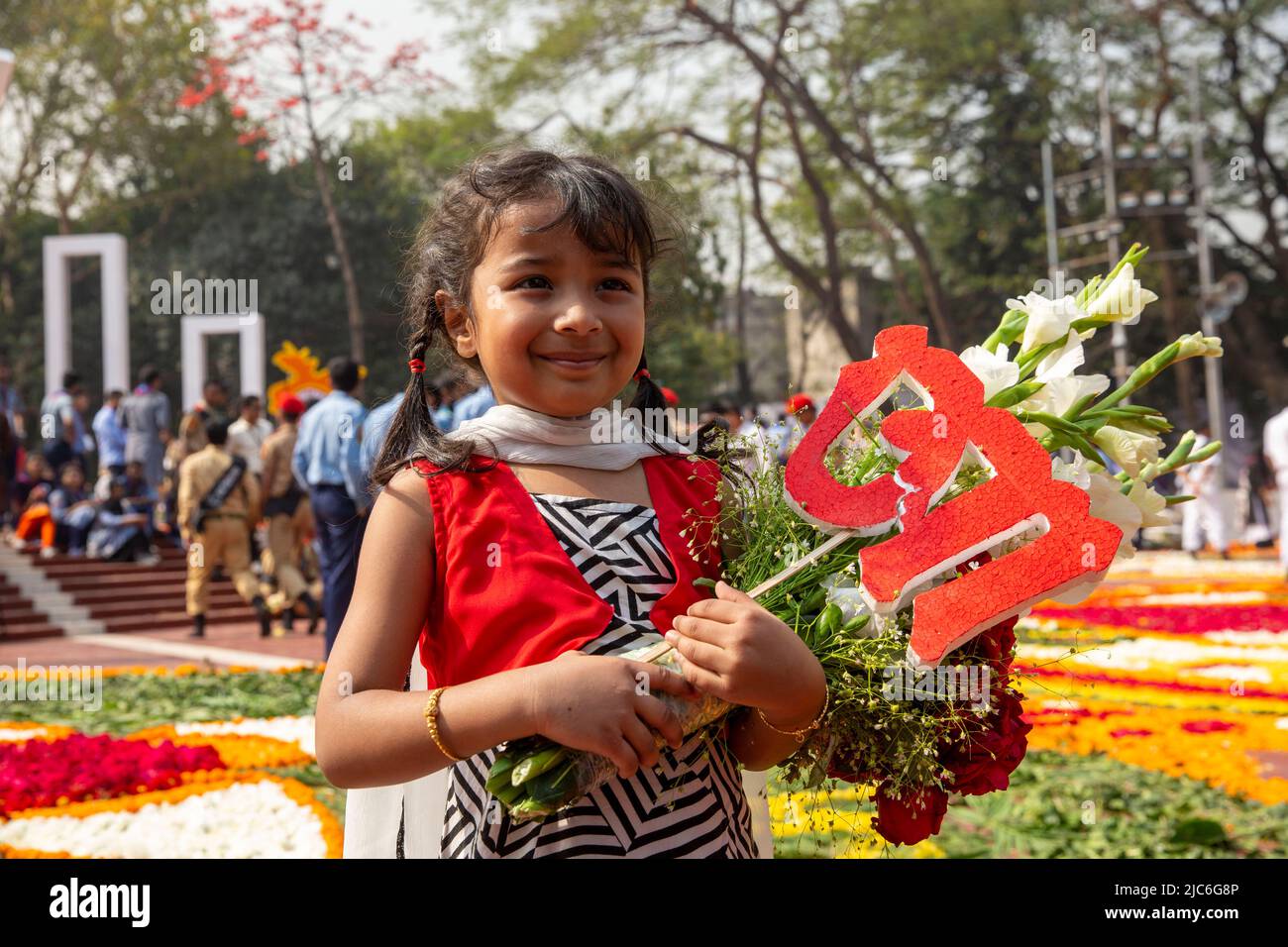 A girl child came to pay homage to the martyrs of Language Movement in ...
