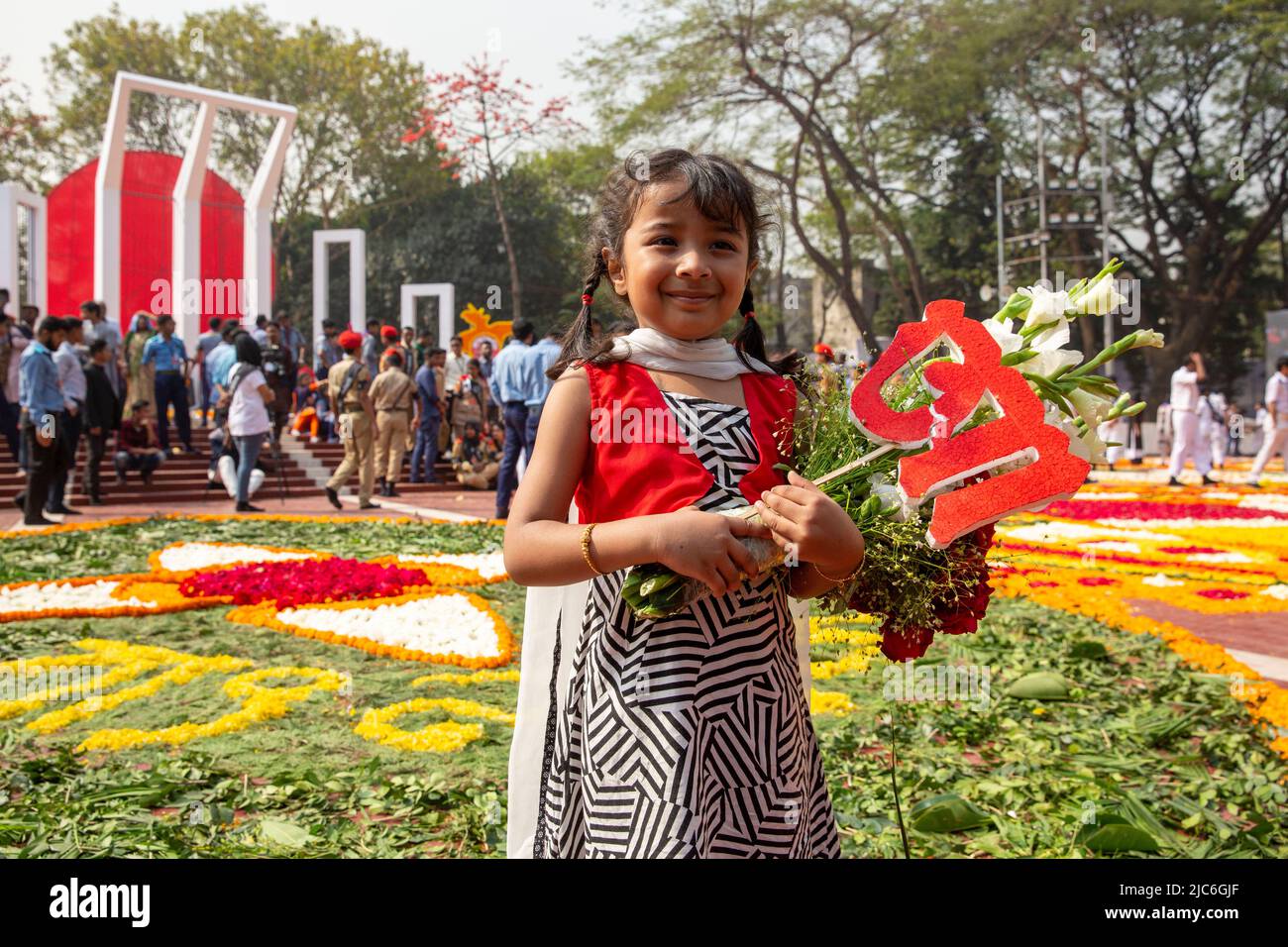 A girl child came to pay homage to the martyrs of Language Movement in ...