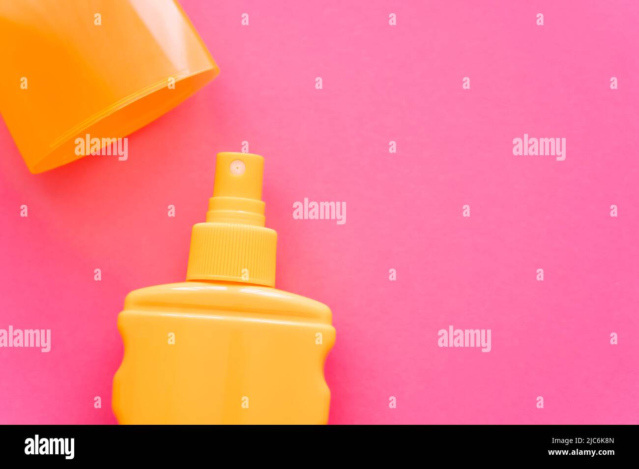 Cap of sunscreen hi-res stock photography and images - Alamy