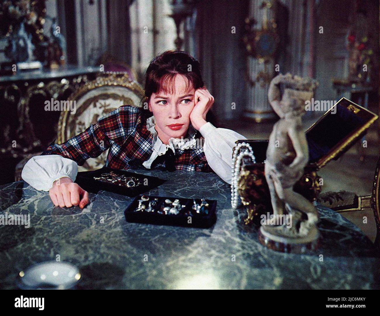 Leslie Caron, "Gigi" (1958). File Reference # 34145-889 Stock Photo - Alamy