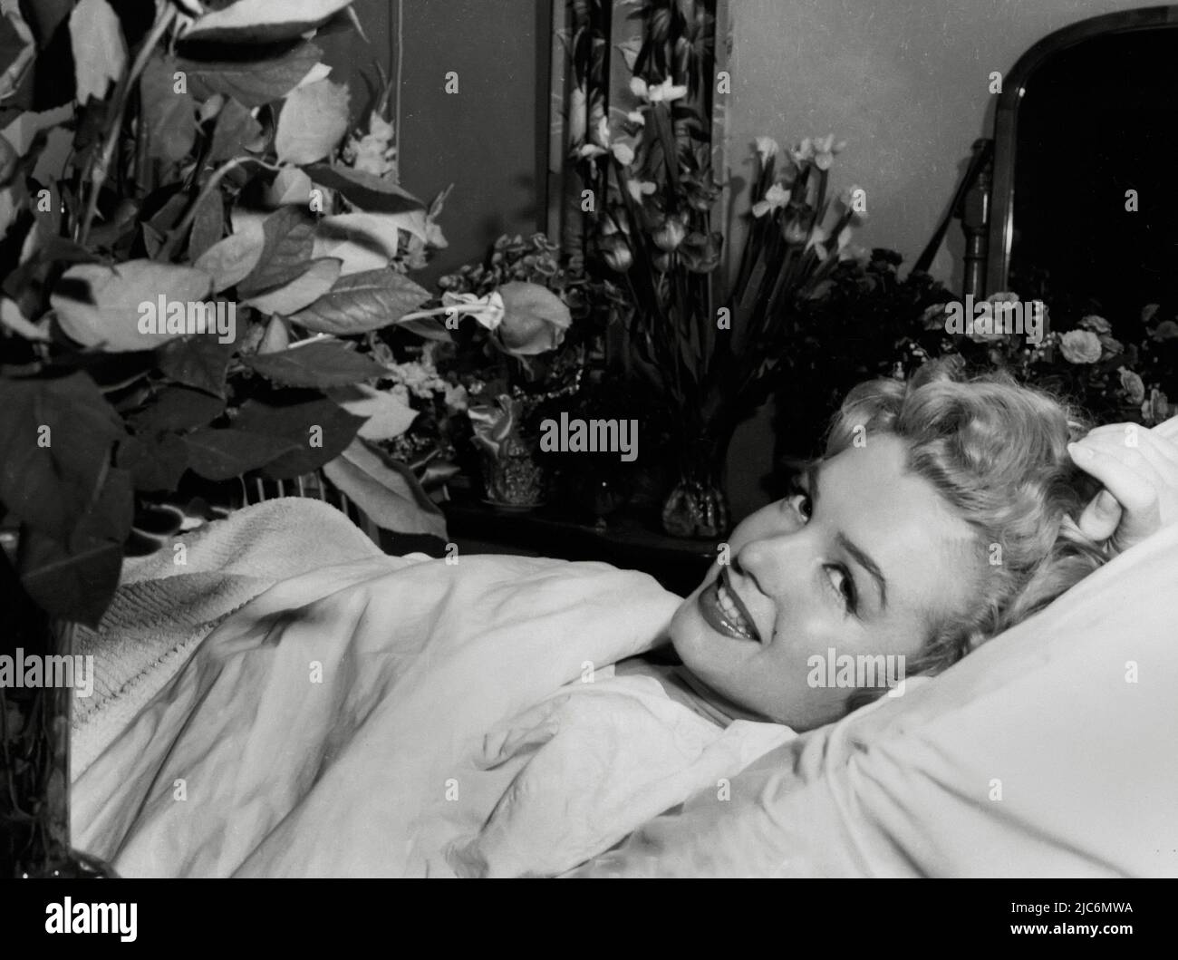 Marilyn Monroe Appendix Scar Who Does She Think She Is, Marilyn