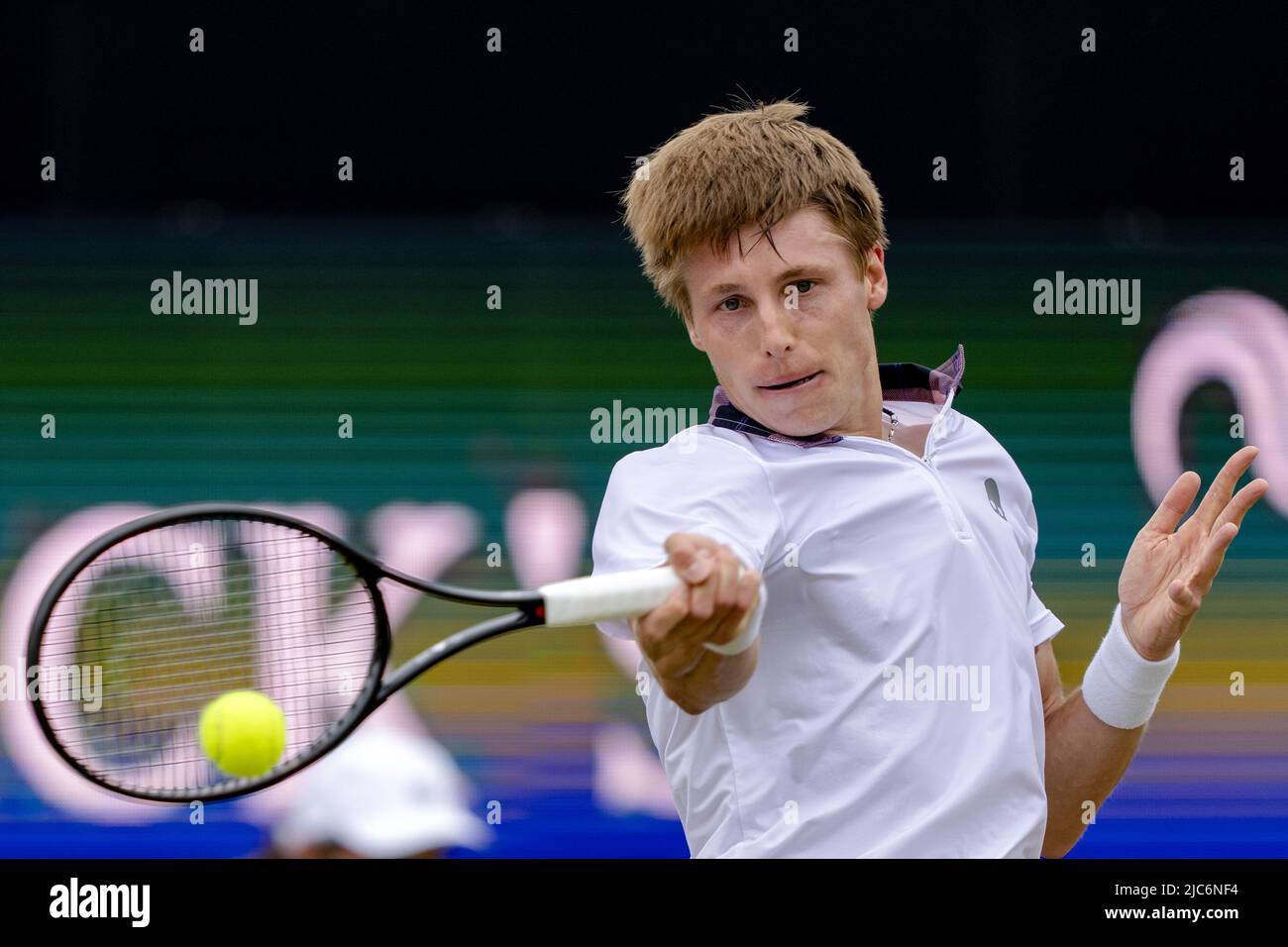 ROSMALEN - Tennis player Ilya Ivashka (Belarus) in action against ...