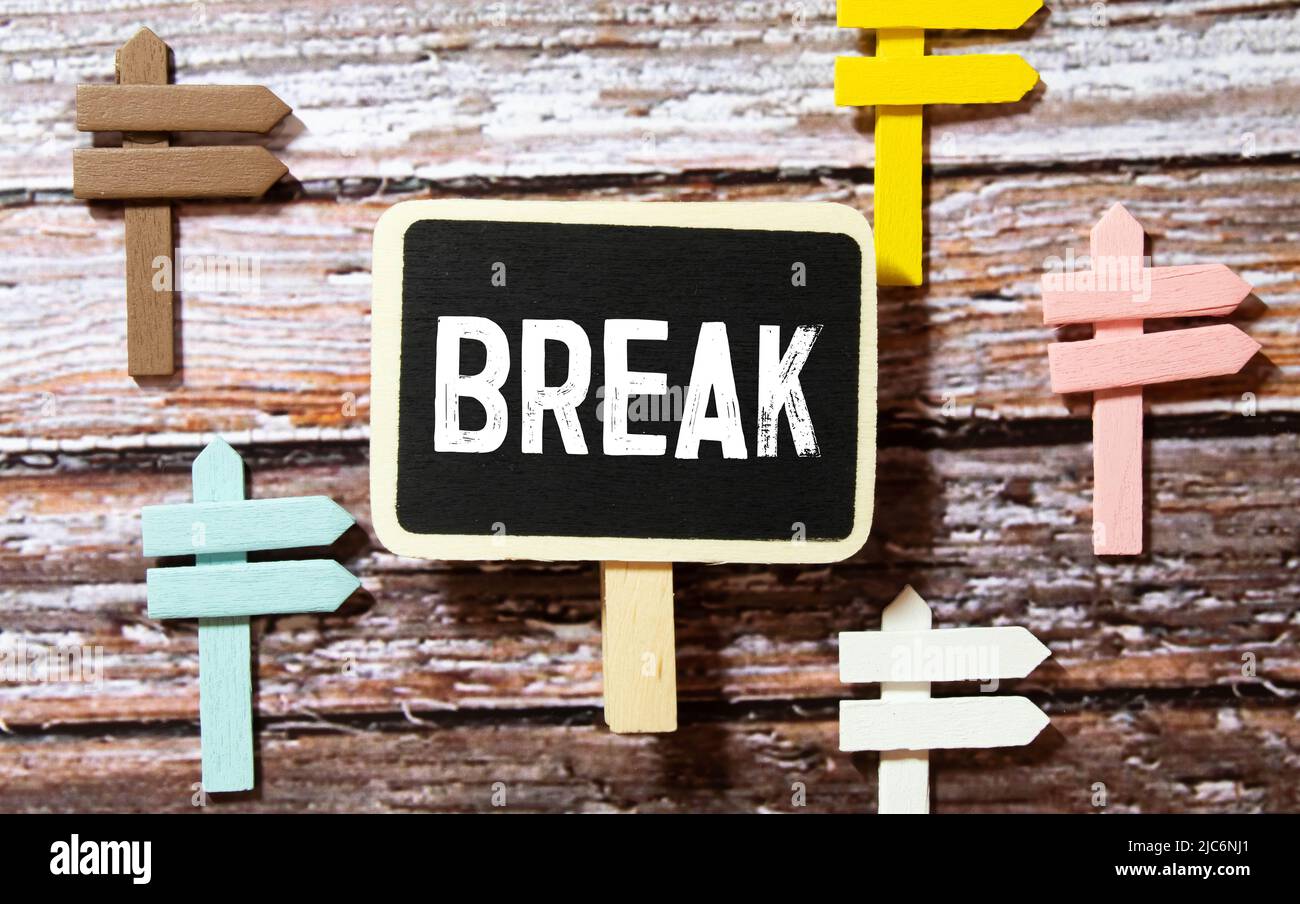 Summer Break text in an open notebook on an office desk Stock Photo - Alamy