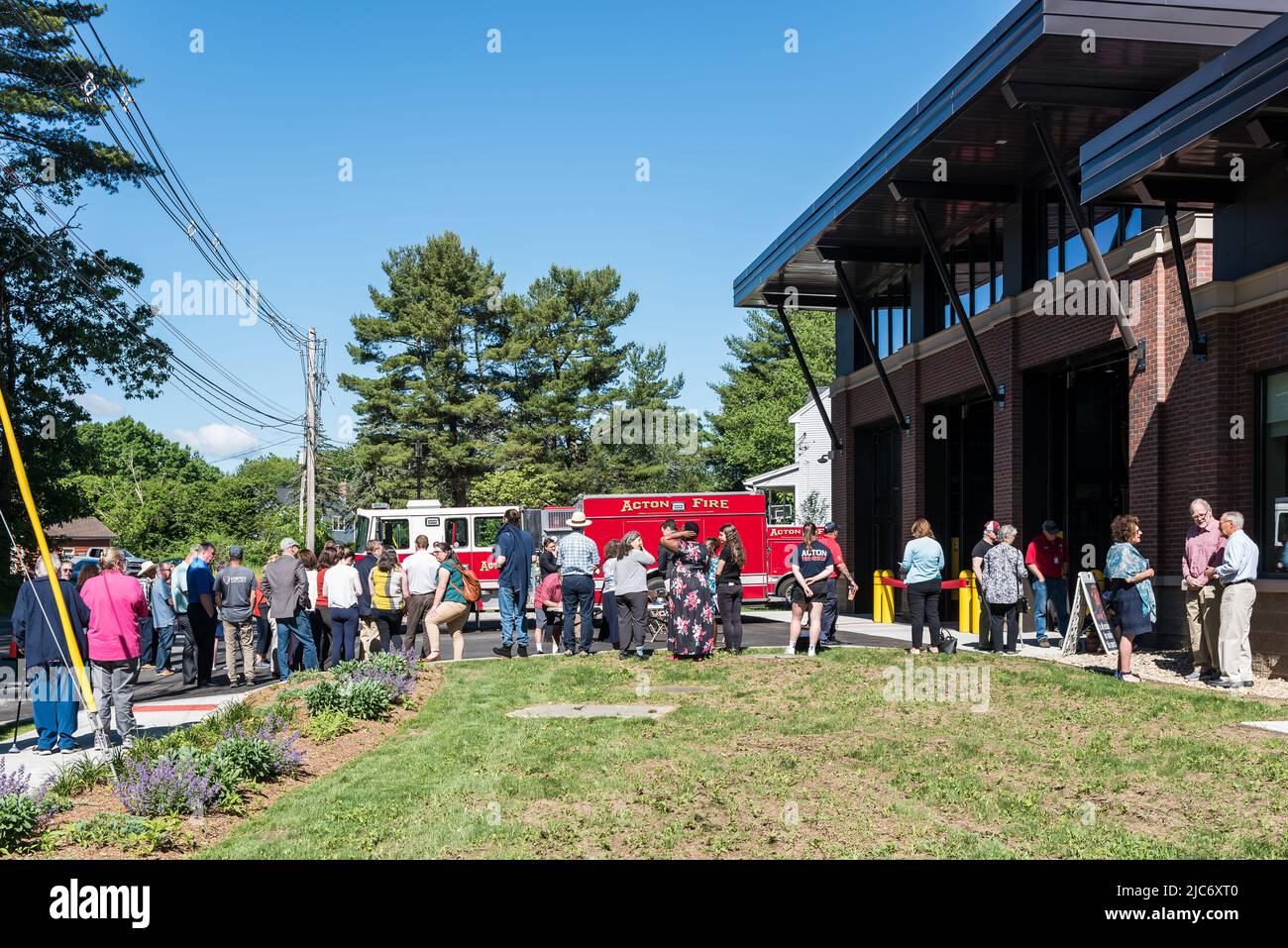 Ribbon cutting ceremony for new North Acton Fire Station Stock Photo ...