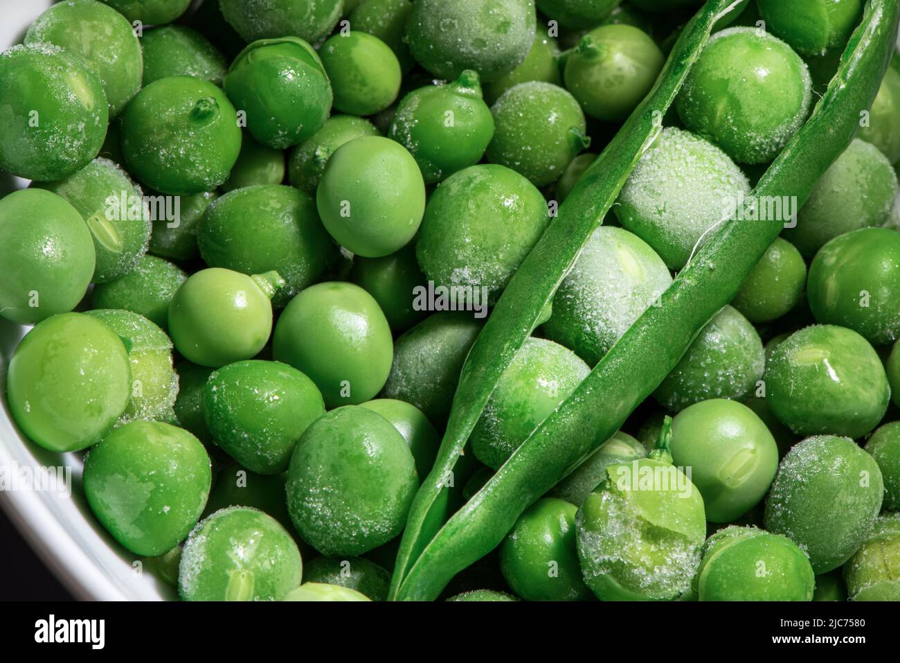 Close up frozen peas hi-res stock photography and images - Alamy