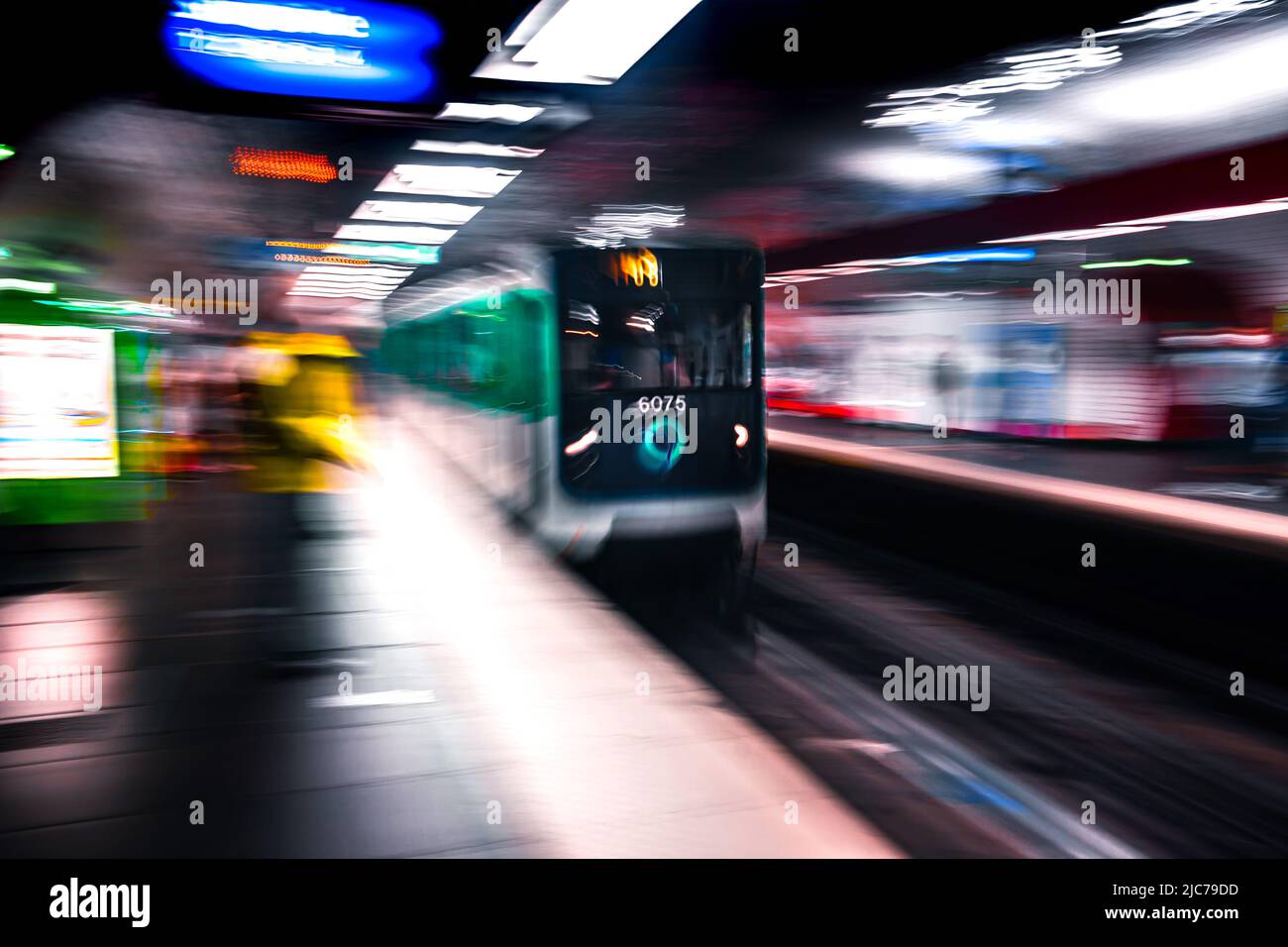 Train paris hi-res stock photography and images - Alamy