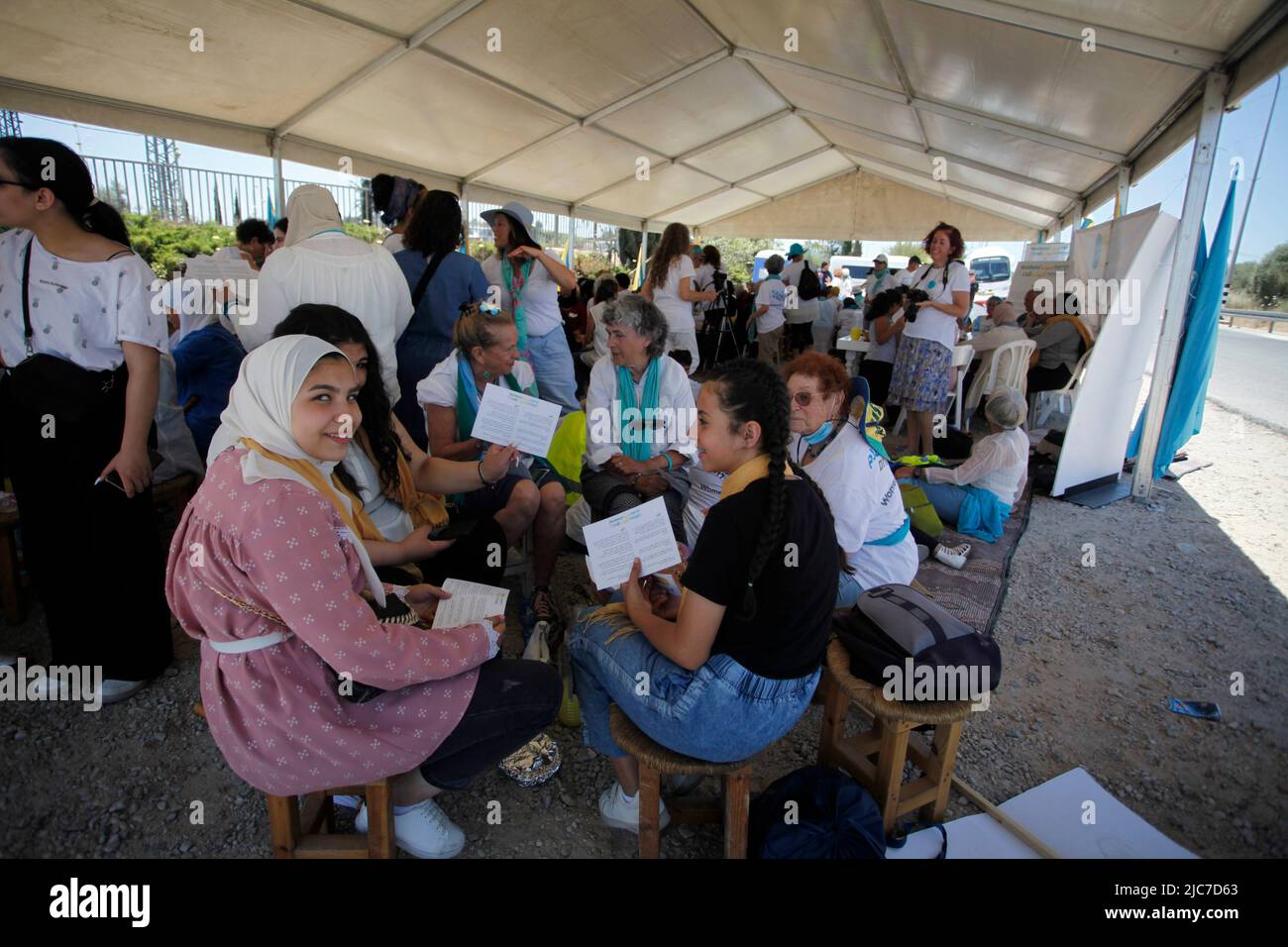 Ariel settlement roundabout hi-res stock photography and images - Alamy