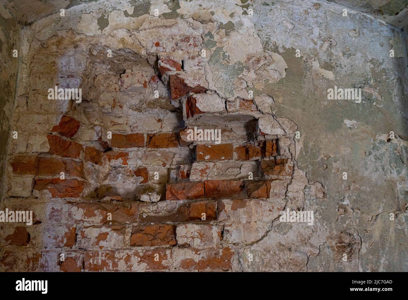 Destroyed wall in an ancient red brick building Stock Photo - Alamy