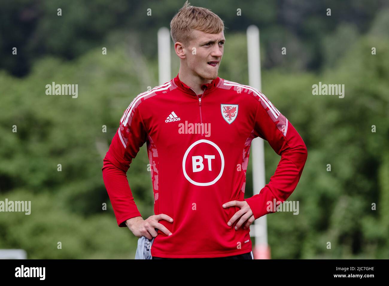 PONTYCLUN, WALES - 10 JUNE 2022: Wales' Matthew Smith during a training ...