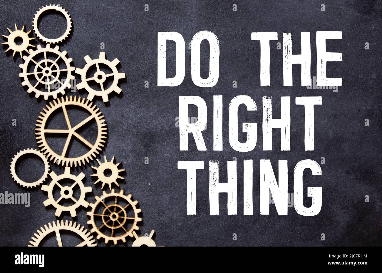 Do The Right Thing written on the blackboard Stock Photo - Alamy