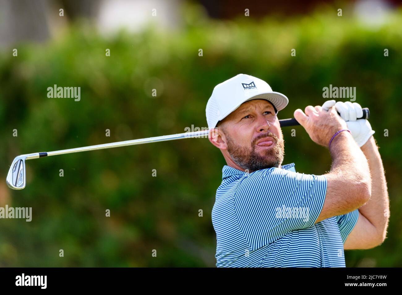 ETOBICOKE, ON - JUNE 10: Scott Brown plays his shot during the second ...