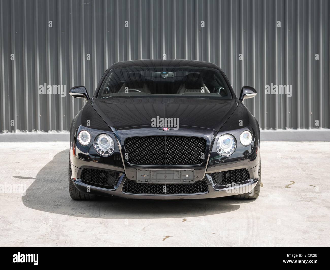 Flying spur hi-res stock photography and images - Alamy