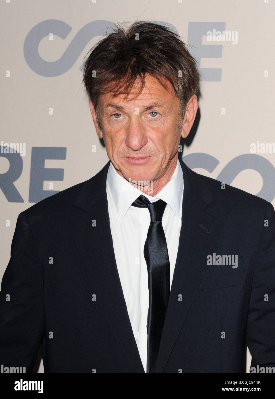 Sean penn core gala hi-res stock photography and images - Alamy