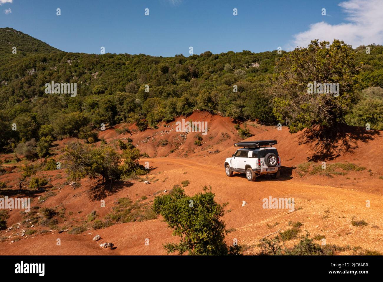 Expedition with offroad car in a desert - Overlanding through the sand ...
