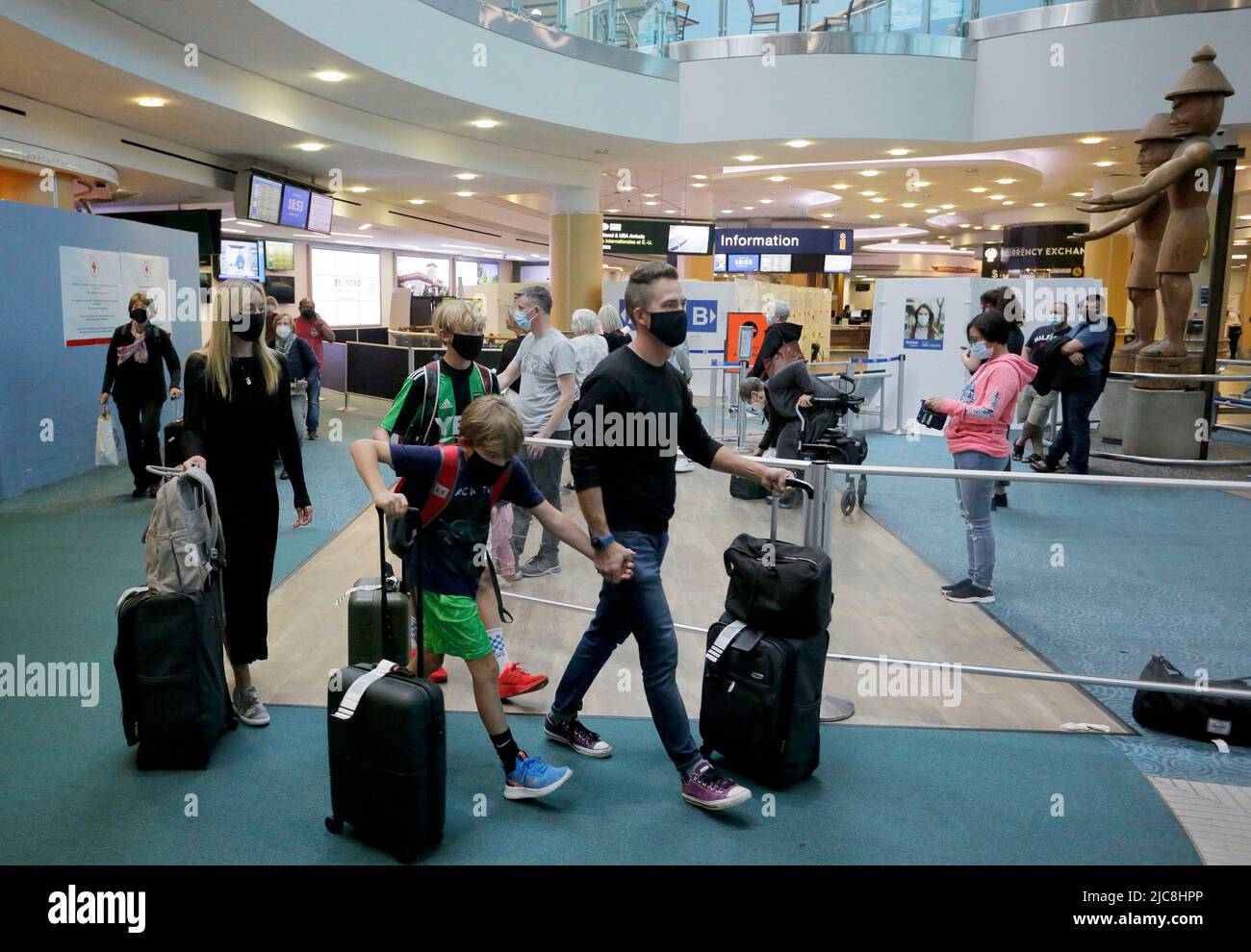 Vaccinated travellers hi-res stock photography and images - Alamy