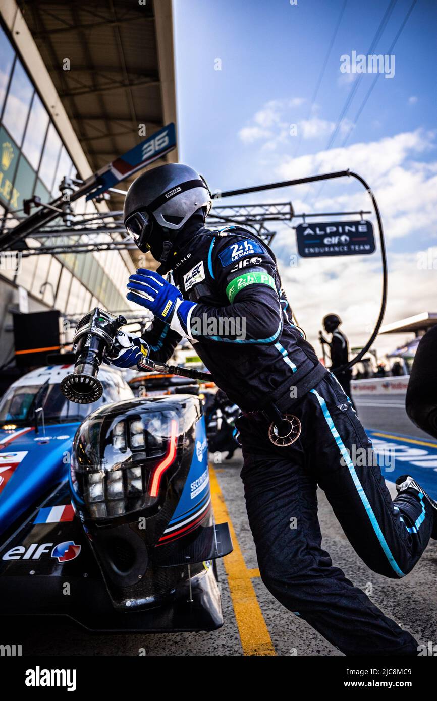 mechanic, mecanicien Alpine Elf Team, Alpine A480 - Gibson, pitlane ...