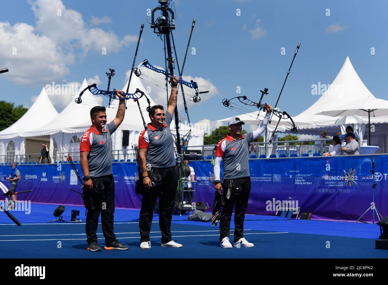 during the compound finals at Theresienwiese, Munich. Sven Beyrich/SPP ...
