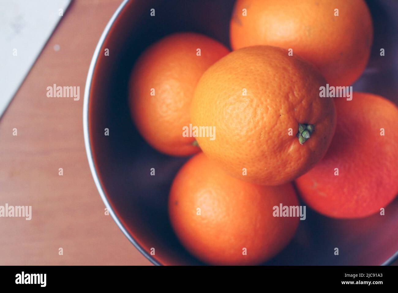 Modern fruit bowl metal hi-res stock photography and images - Alamy