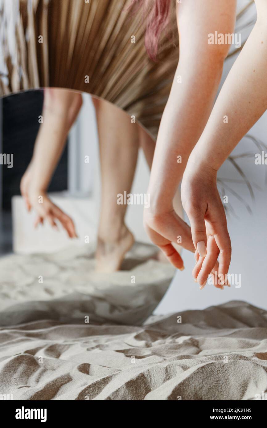 Female body mirror hi-res stock photography and images - Alamy