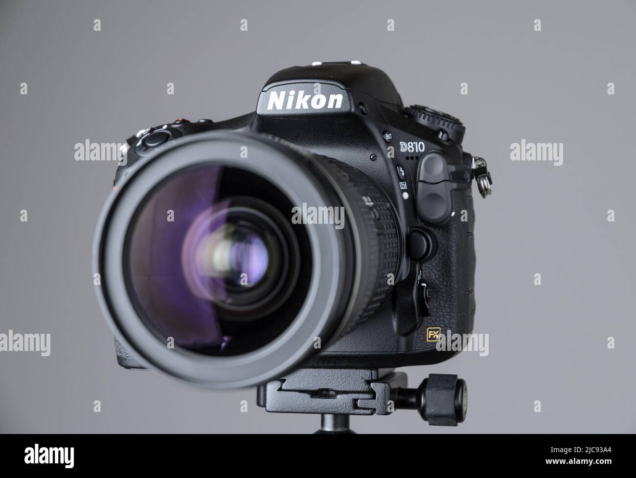 Tripod mounted camera lens hi-res stock photography and images - Alamy