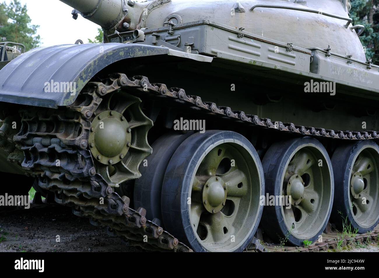 Old iron steel caterpillar tracks hi-res stock photography and images ...