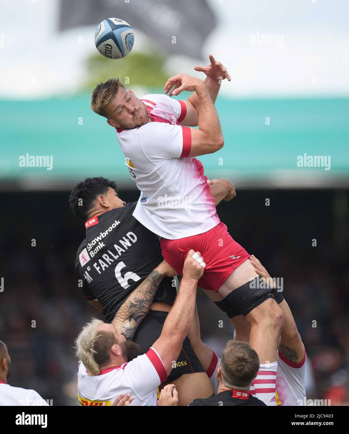 Huw jones harlequins hi-res stock photography and images - Alamy
