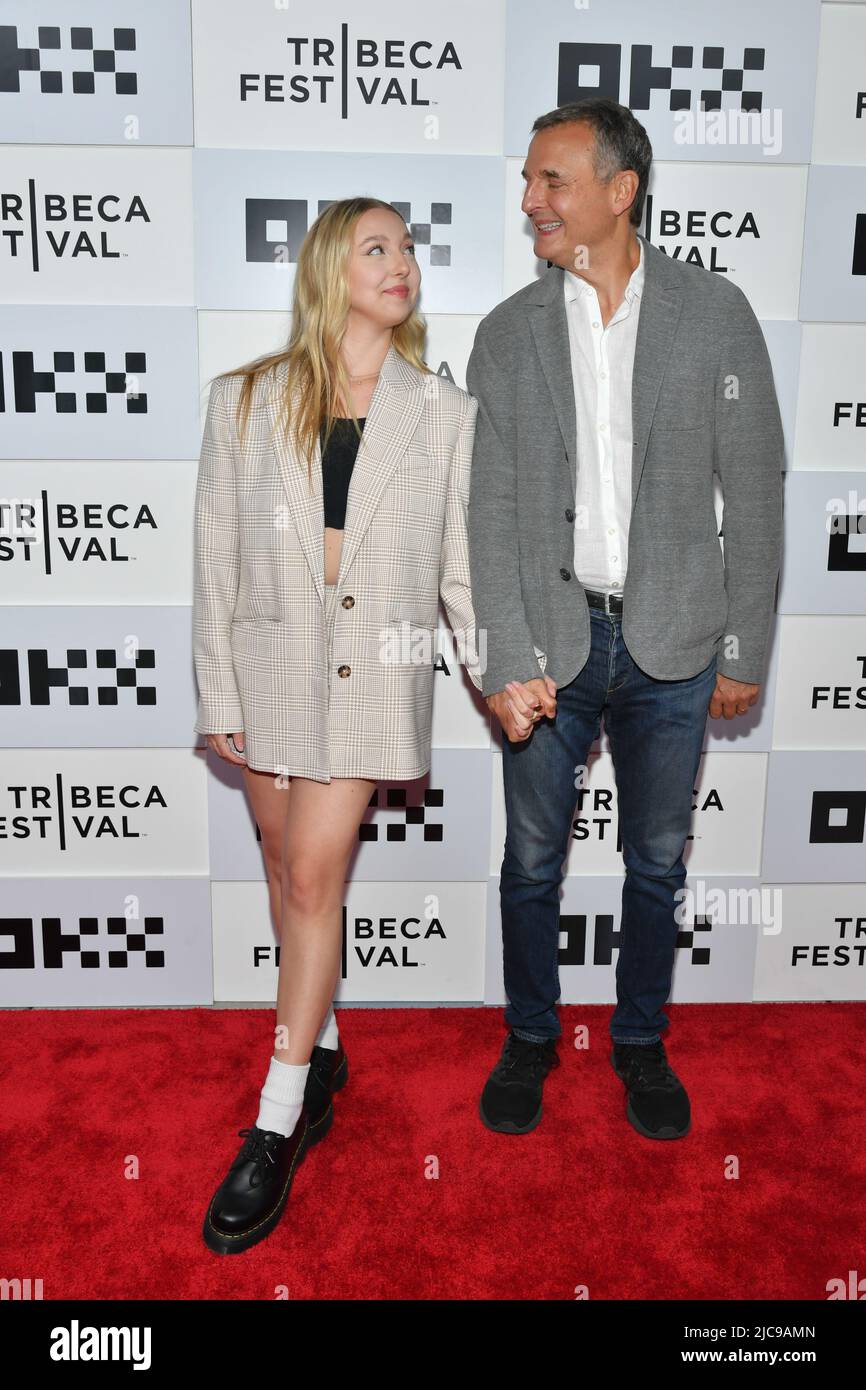 Lily Rosenthal and Screenwriter/Producer Phil Rosenthal Stock Photo - Alamy