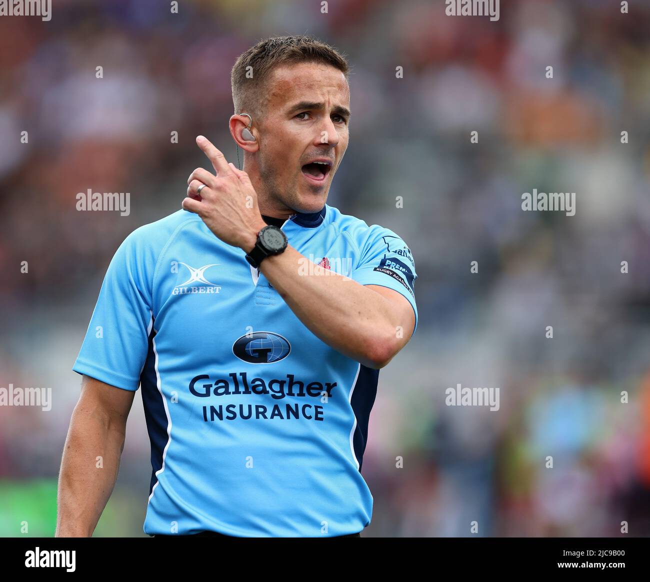 Referee luke pearce hi-res stock photography and images - Alamy