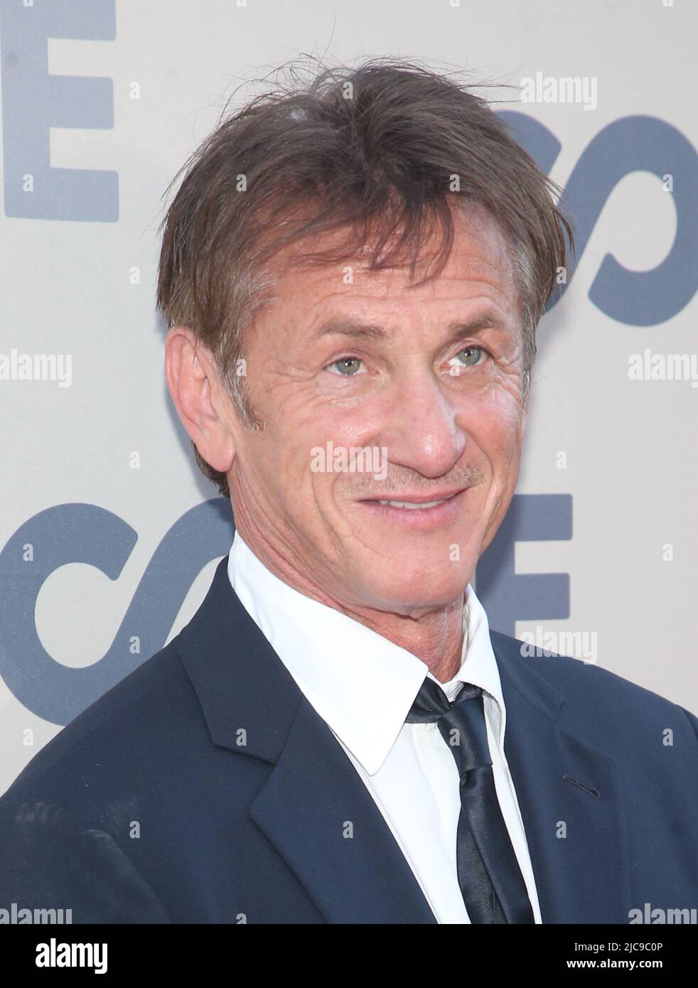 Sean penn core gala hi-res stock photography and images - Alamy