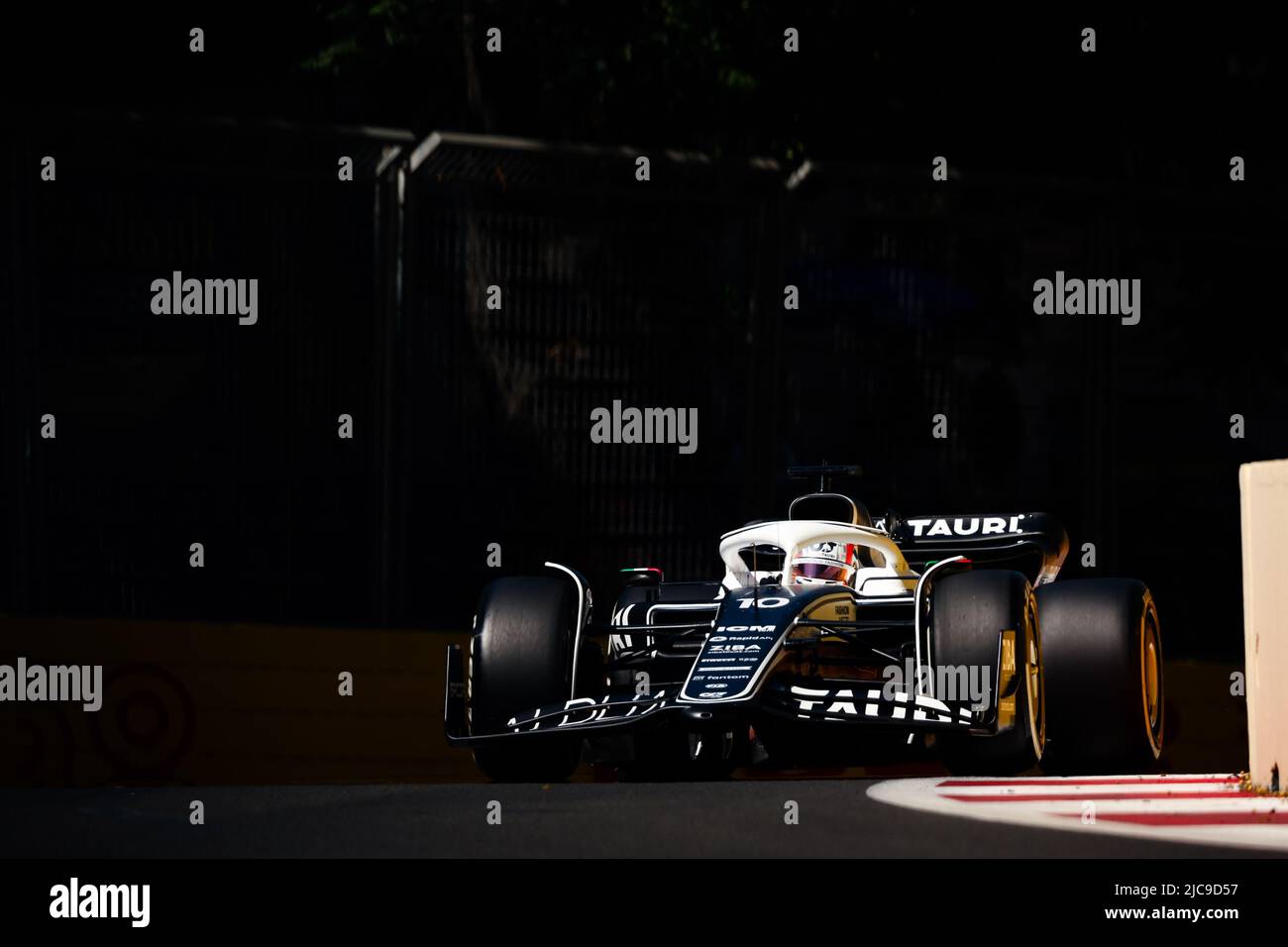 10 GASLY Pierre (fra), Scuderia AlphaTauri AT03, action during the Formula 1 Azerbaijan Grand ...