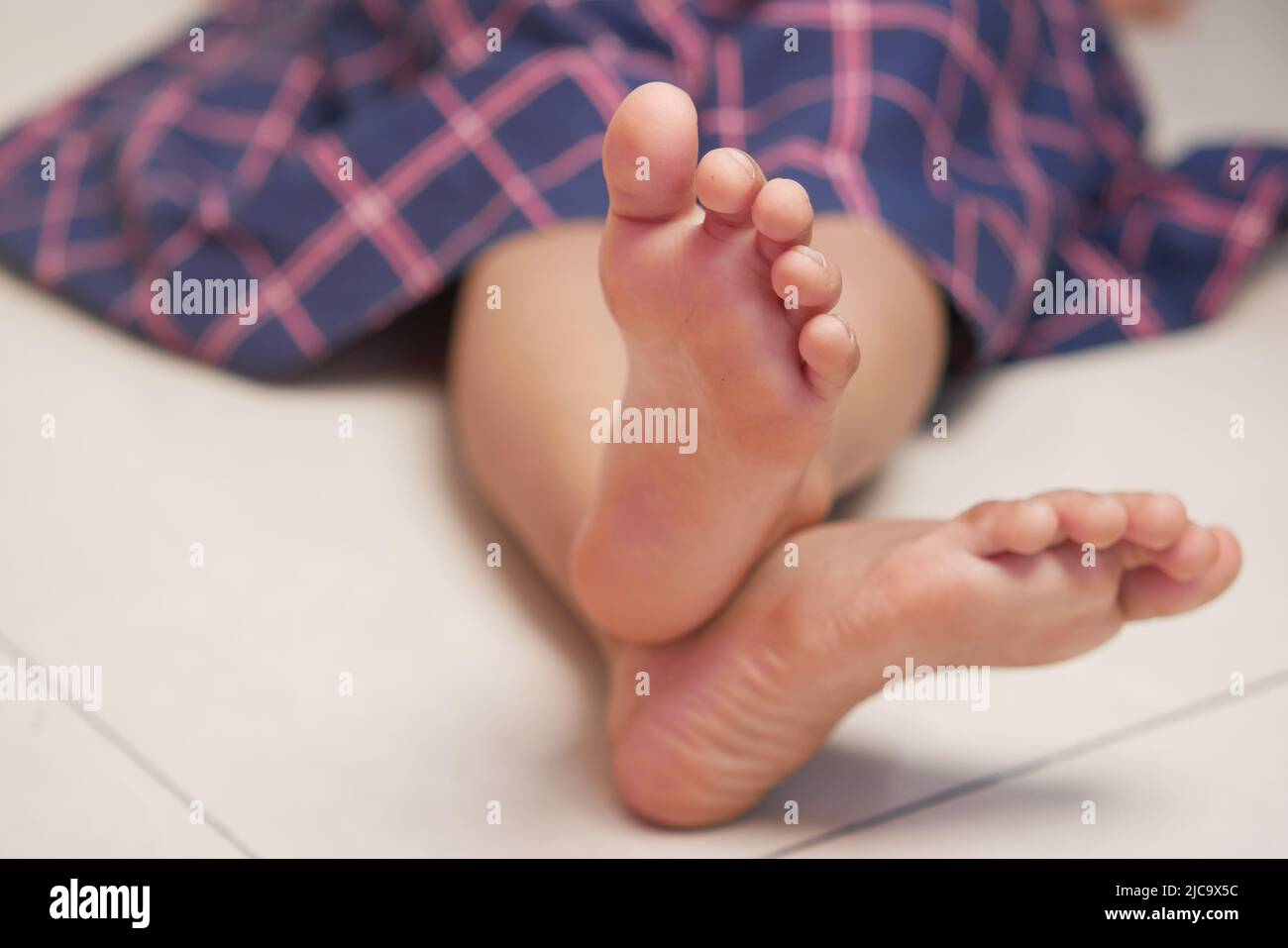 5 year old child girl feet close up Stock Photo - Alamy