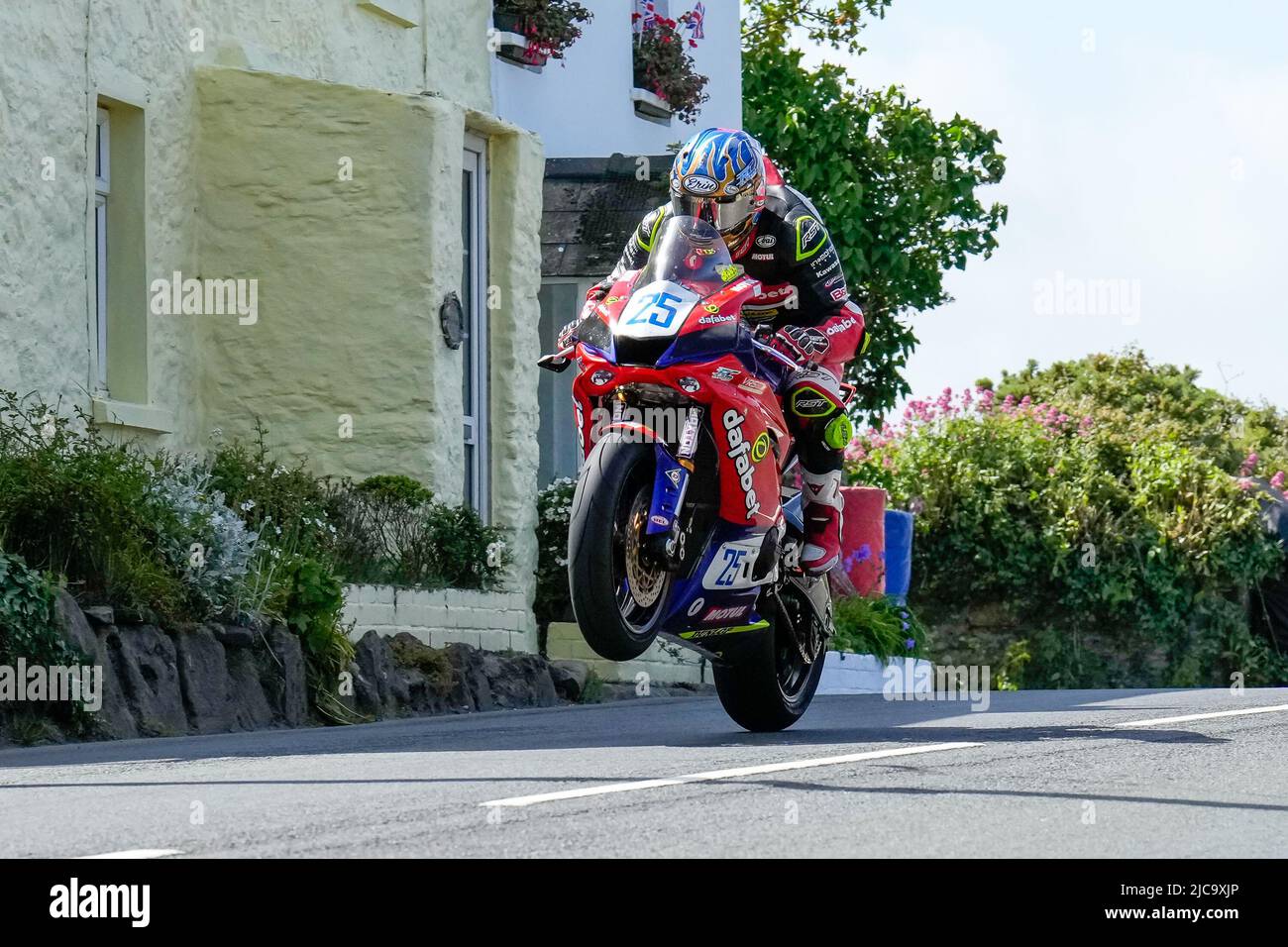 Douglas, Isle Of Man. 10th June, 2022. Rob Hodson (600 Yamaha ...