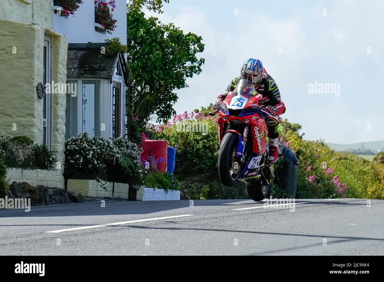 Douglas, Isle Of Man. 10th June, 2022. Rob Hodson (600 Yamaha ...