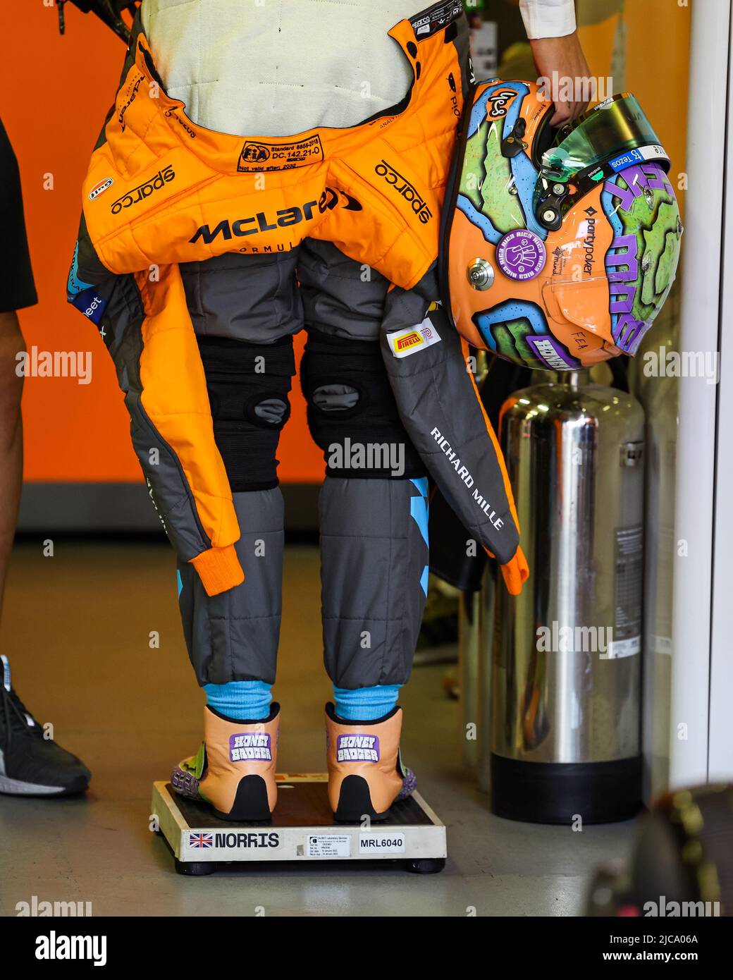 RICCIARDO Daniel (aus), McLaren F1 Team MCL36, portrait helmet, balance ...